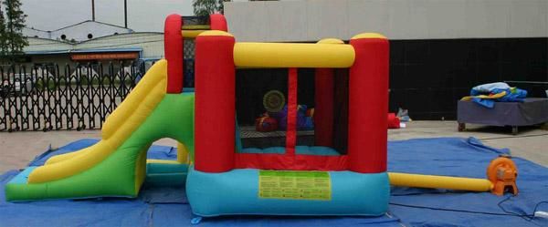 Castelo insuflavel Aventura